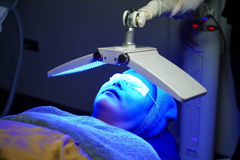 Treating Psoriasis and Eczema with Blue Light: What You Should Know ...
